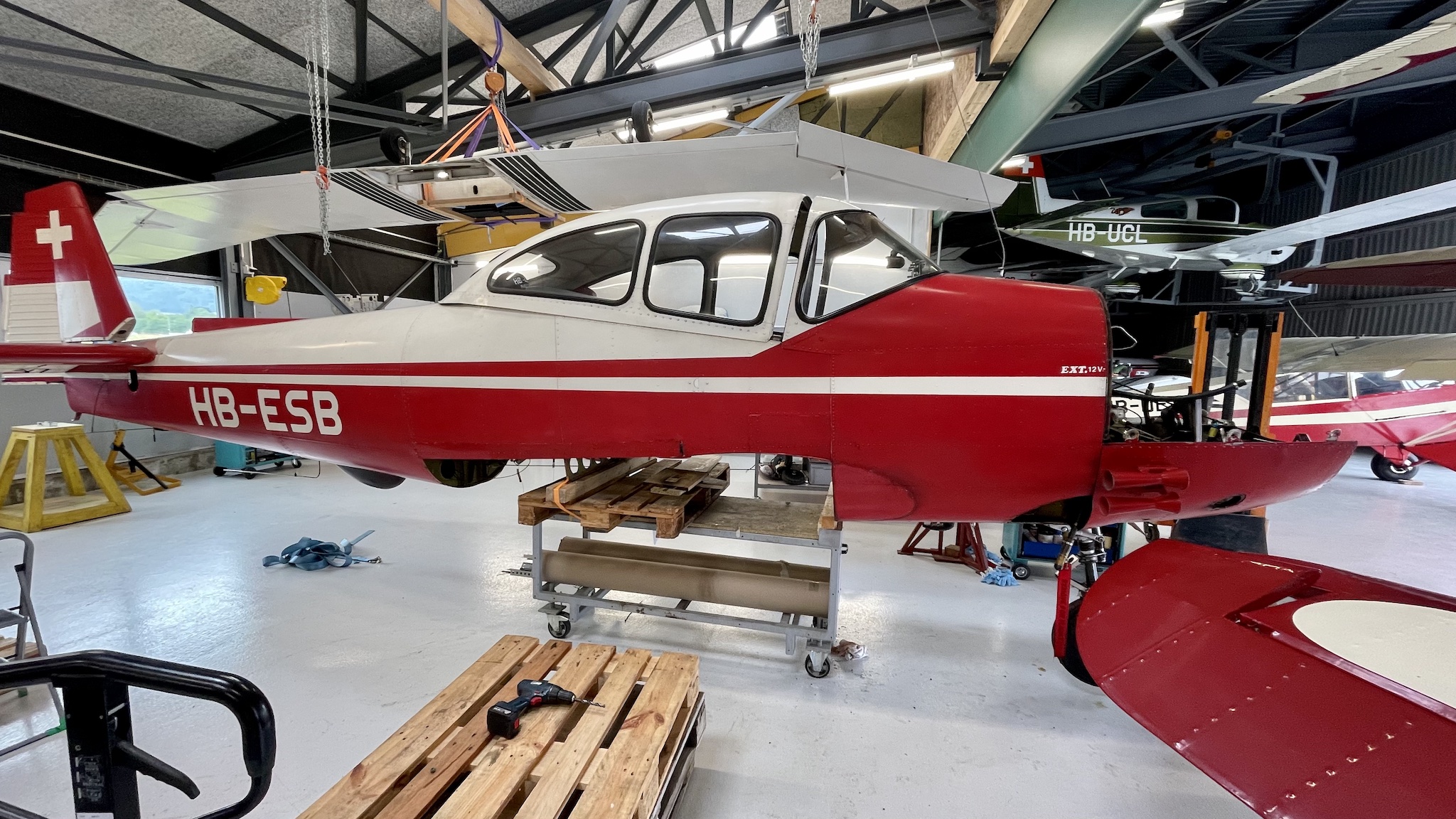 Dismantling the wings of the Navion - Club Navion Suisse